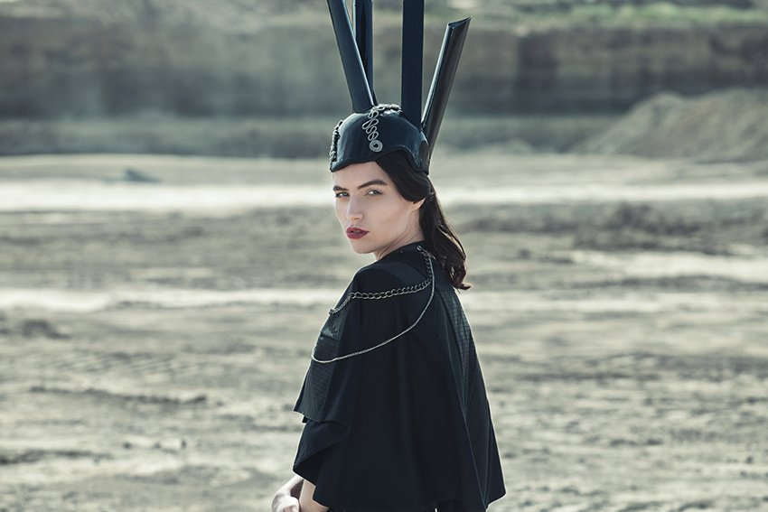 Fly away – OFF TOWN MAGAZINE – FASHION AND LIFESTYLE