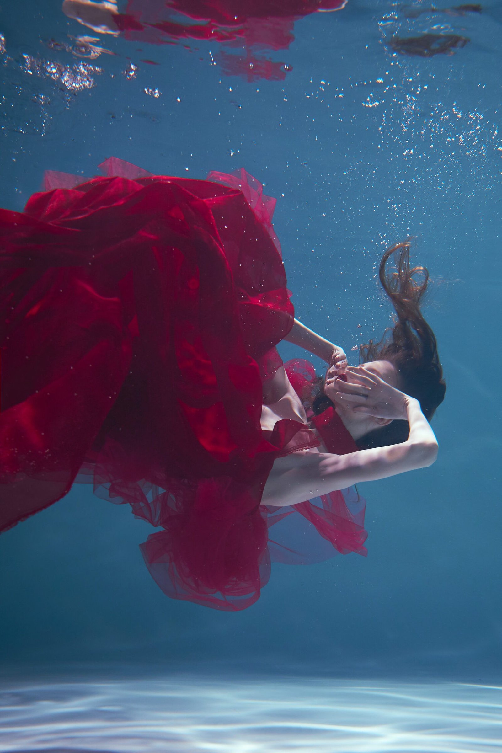 Underwater – OFF TOWN MAGAZINE – FASHION AND LIFESTYLE